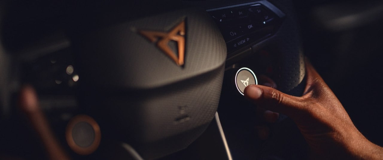 How it works the multifunction steering wheel | CUPRA